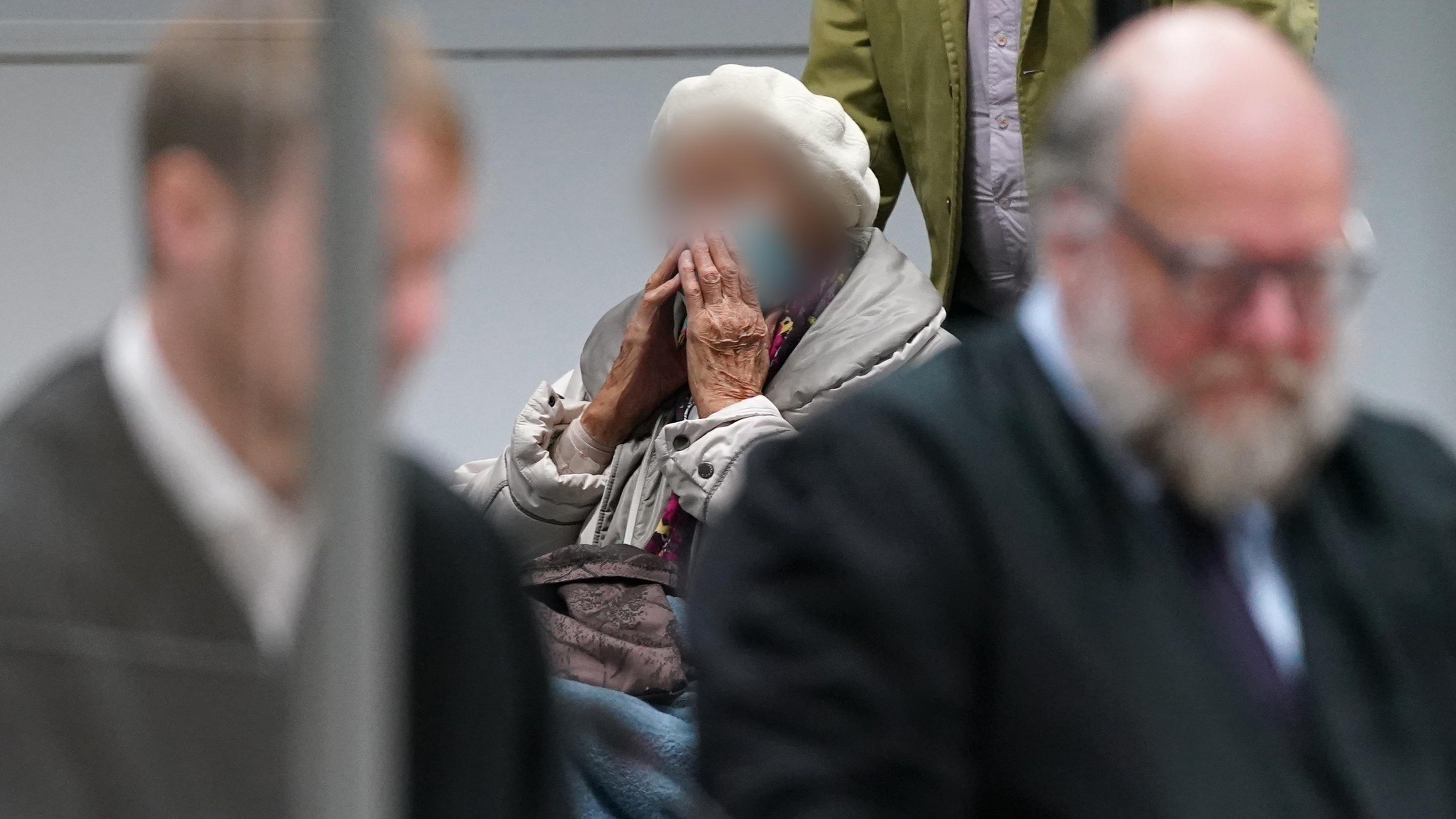 Stutthof-Prozess: Ehemalige KZ-Sekretärin Irmgard F. bricht endlich ihr ... Stutthof-Prozess: Ehemalige KZ-Sekretärin Irmgard F. bricht endlich ihr ...