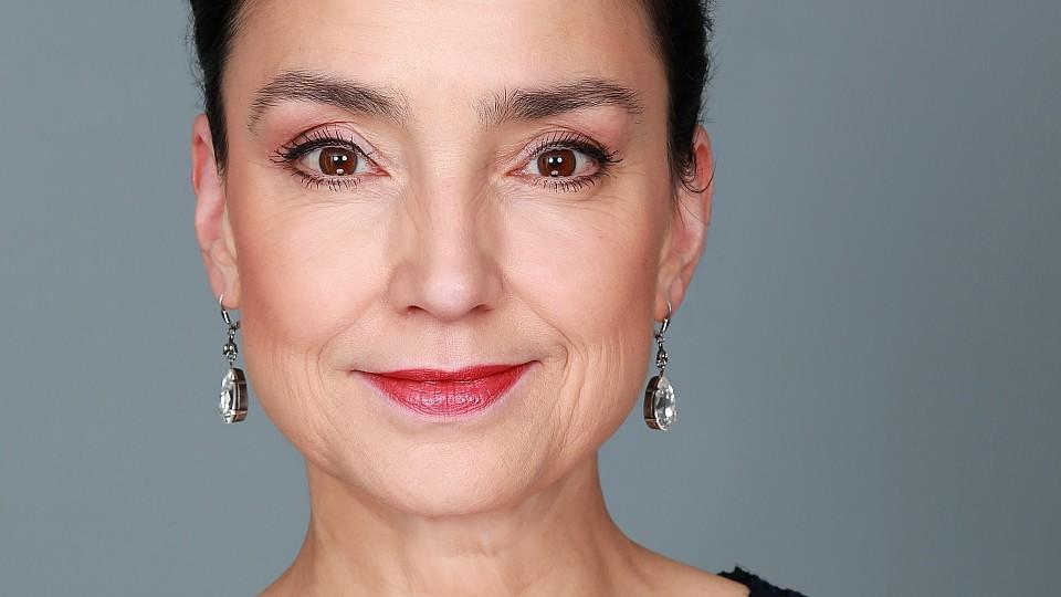 10 Jahre AWZ: Das denkt Tatjana Clasing über ihre Serienfigur Simone ... 10 Jahre AWZ: Das denkt Tatjana Clasing über ihre Serienfigur Simone ...