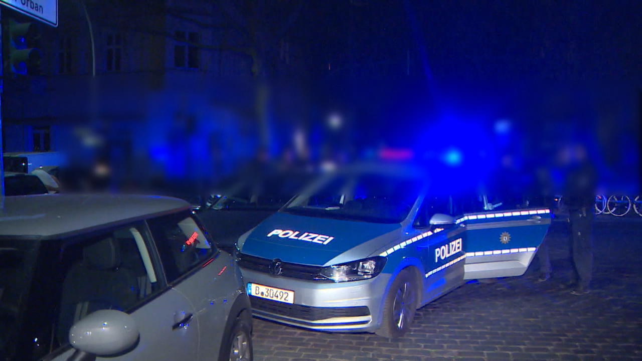 Beerdigung von Mutter des Remmo-Clan-Chefs in Berlin: Clanmitglied ...