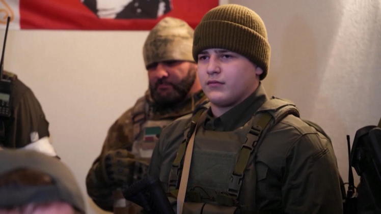 Putins Bluthund Kadyrow schickt seine drei minderjährige Söhne (14,15 ...