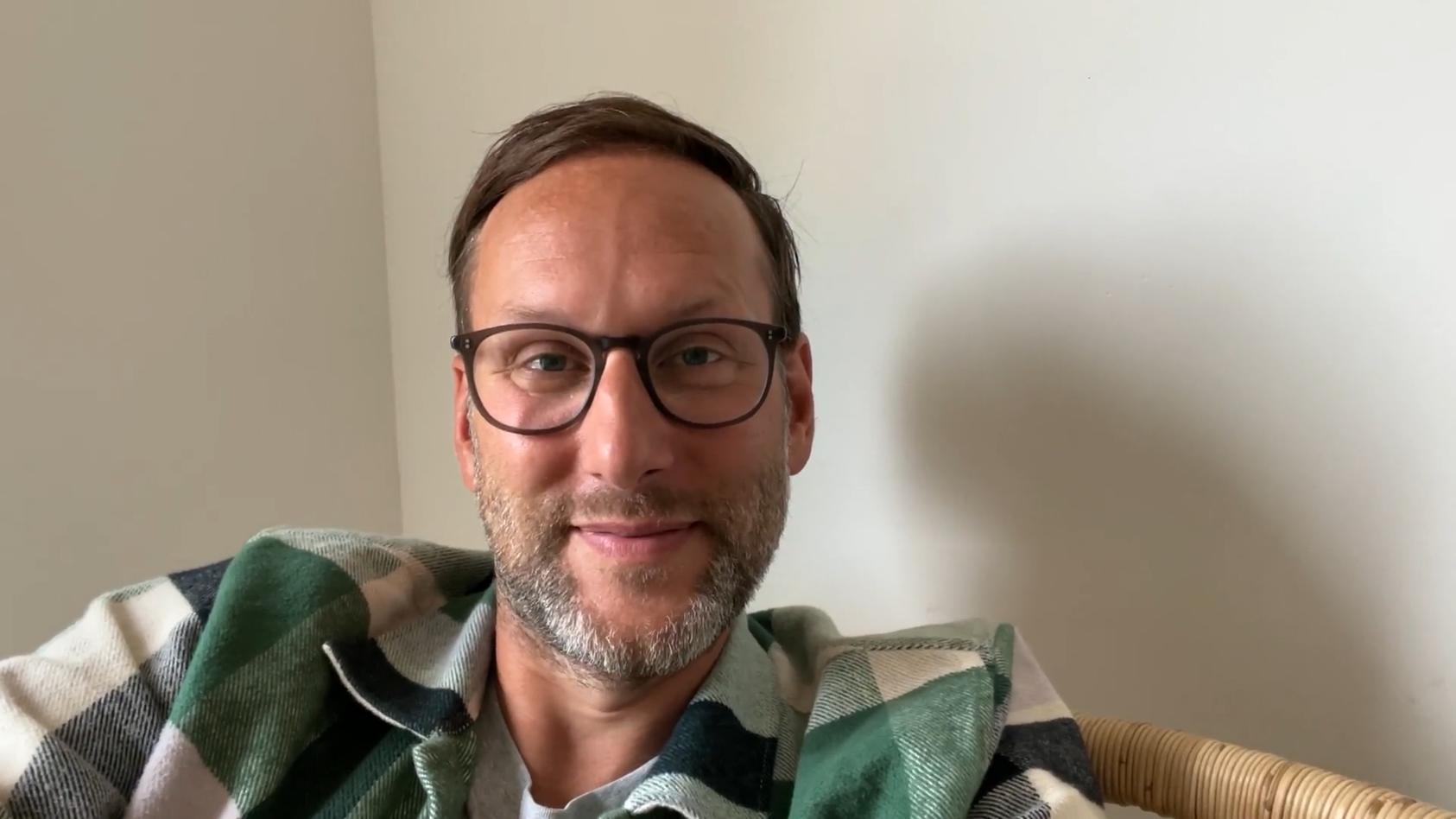 Neuer "RTL Punkt 6"-Moderator Simon Beeck ist dank Baby ein ...