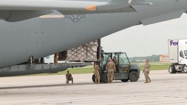 "Operation Fly Formula": US-Army richtet Babymilch-Luftbrücke von ...