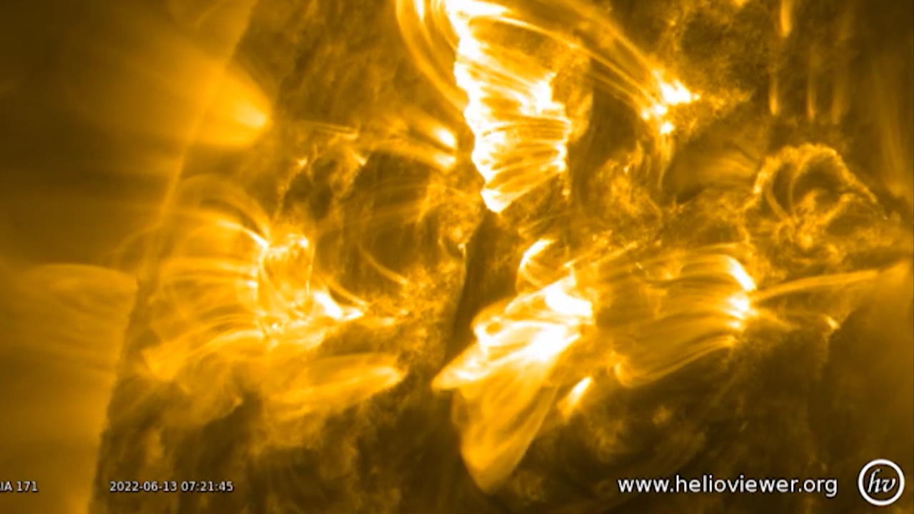Nasa fotografiert lachende Sonne - folgt jetzt ein gefährlicher Sonnensturm?