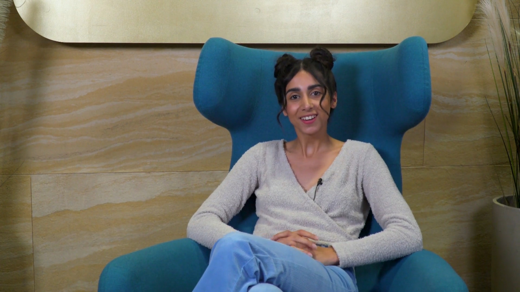 AWZ-Star Suri Abbassi im Interview: Weshalb sie seit 8 Jahren immer ...