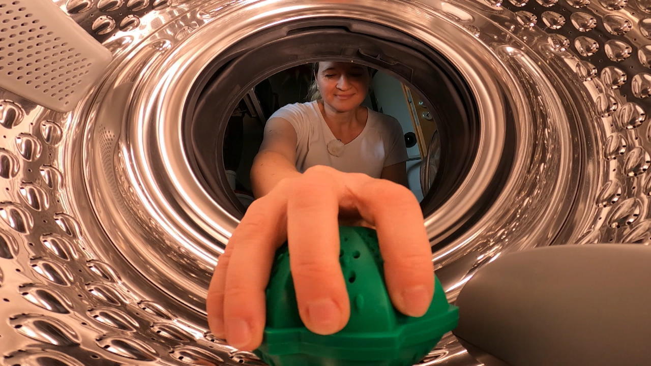 Wäsche günstiger waschen: Ohne Waschmittel - dafür mit Waschball ...
