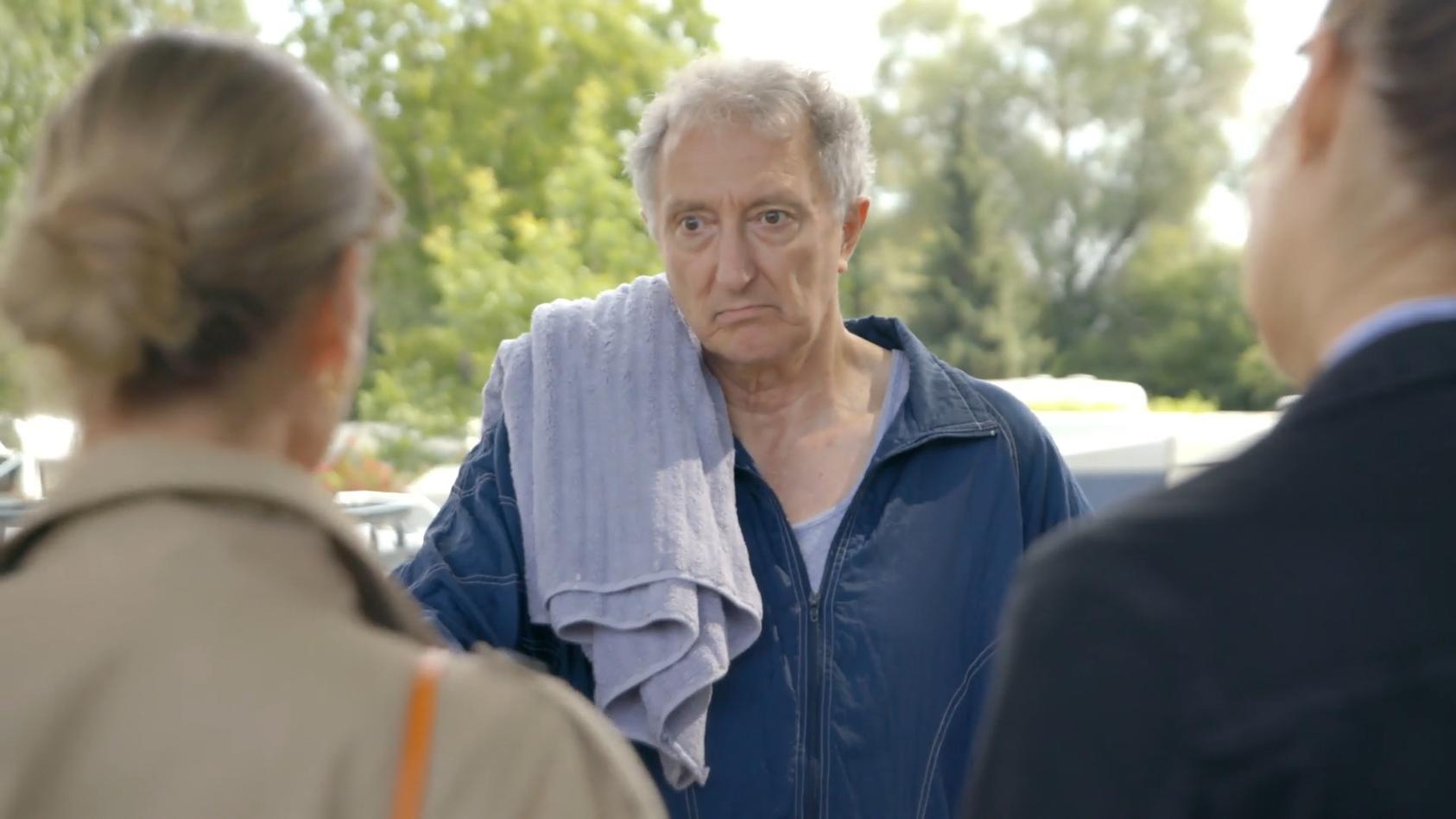 Unter uns: Ute und Corinna fangen den Zechpreller Herr Kramer