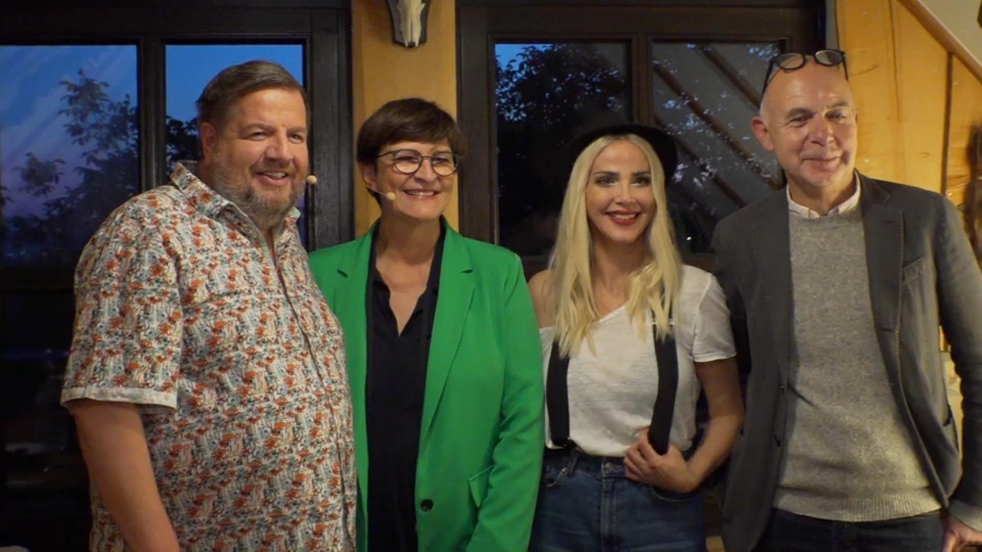 Täuschen diese Hochglanz-Fotos? Influencerin Adorable Caro: "Bin auch ...