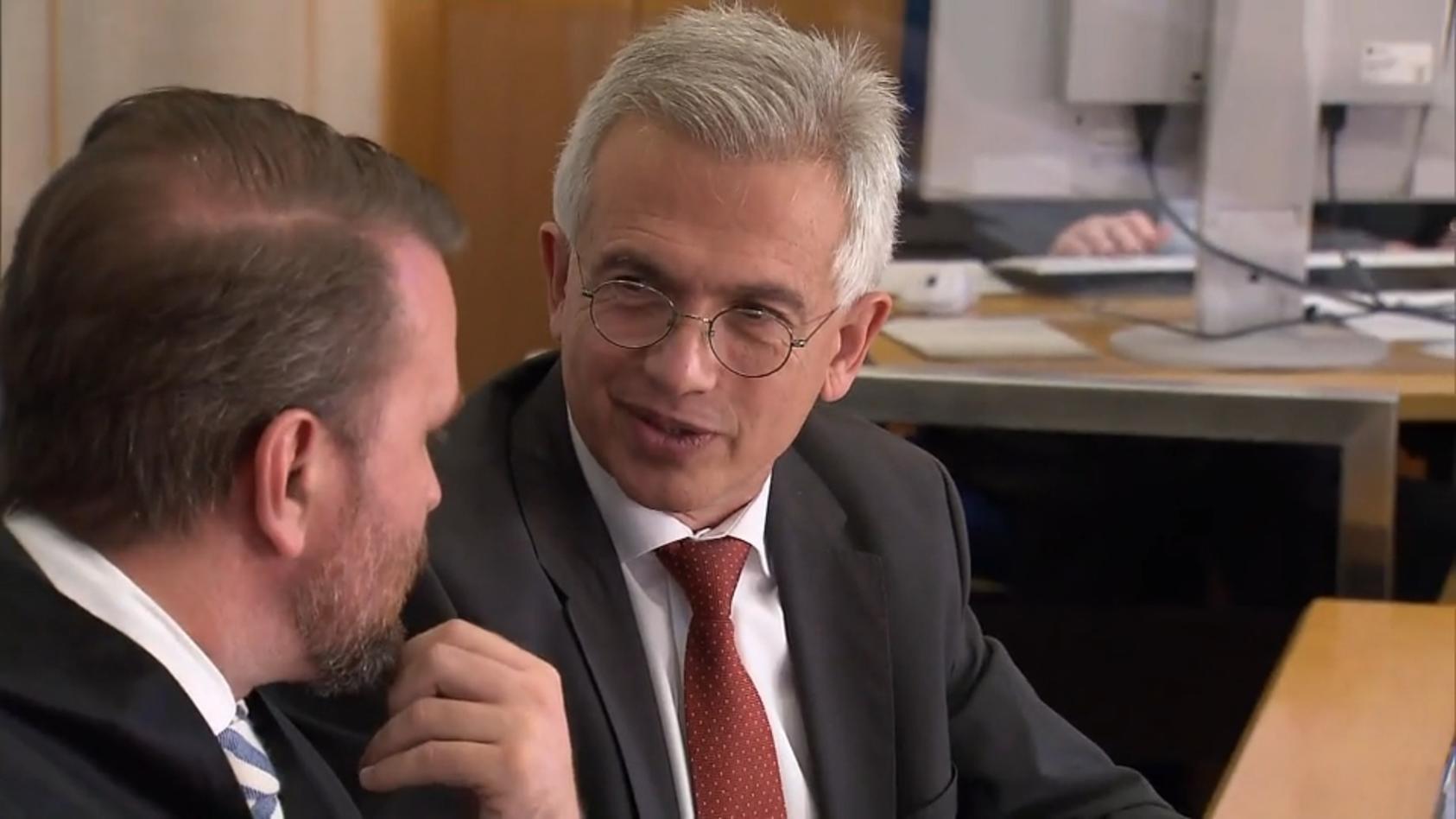 Nach Abtreibungs-Aussage: Frankfurts Oberbürgermeister entschuldigt ...