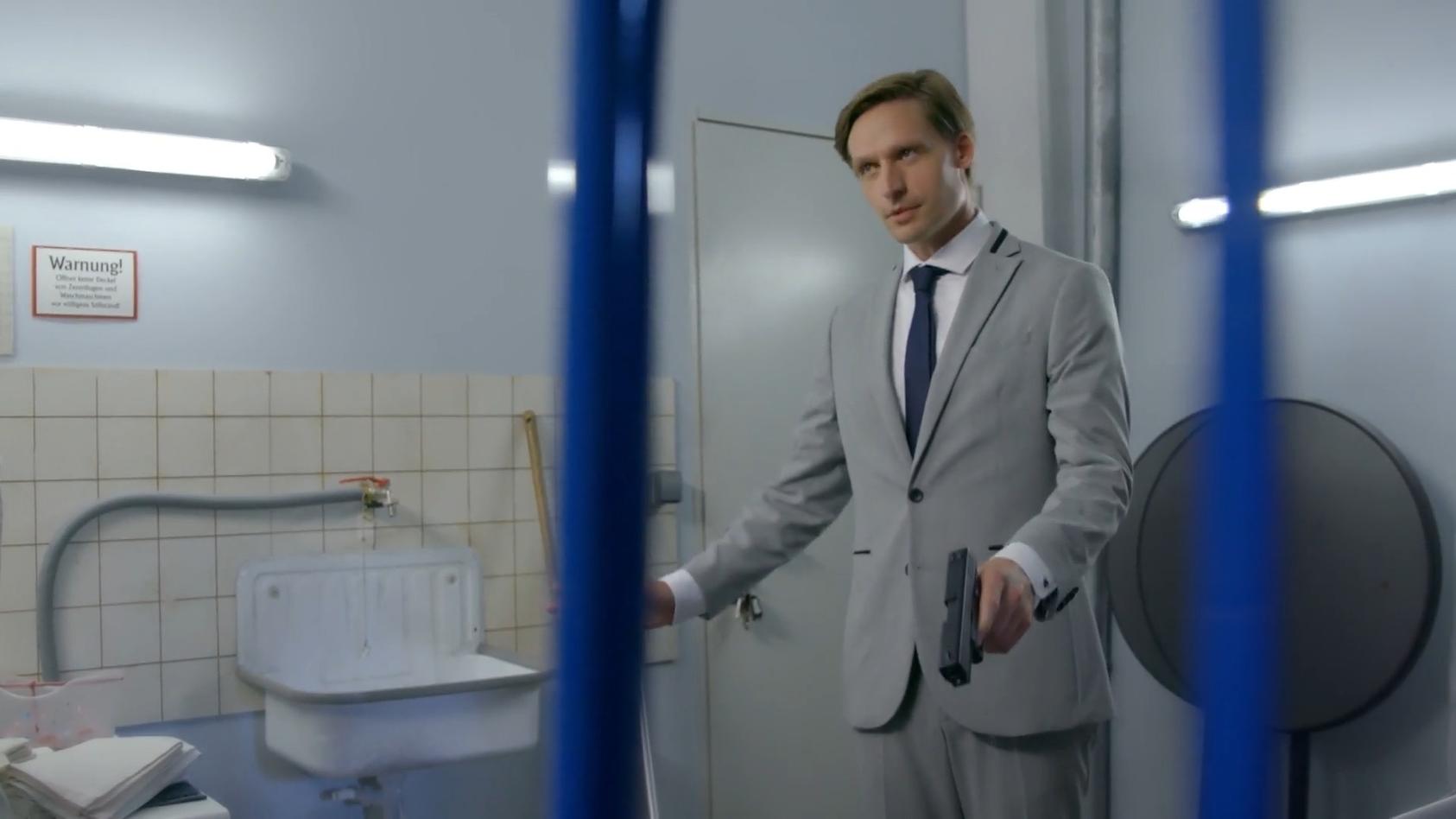 Unter uns: Marcel will Stella zur Hochzeit zwingen