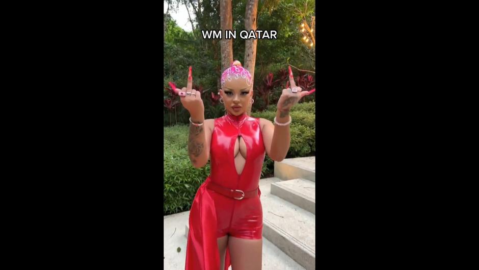 DSDS-Jurorin Katja Krasavice zeigt der WM in Katar den Mittelfinger!