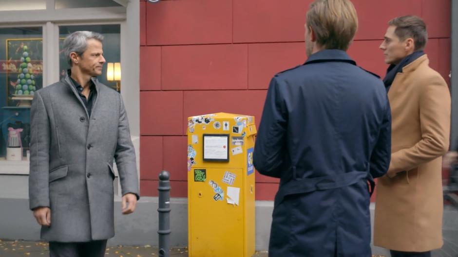 Unter uns: Bleibt Benedikt bei seinem Deal mit Buchner?