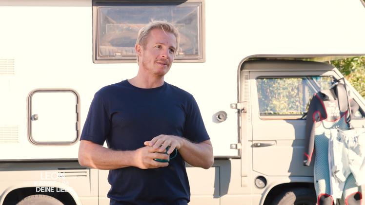 Schauspieler ohne Wohnung? So lebt "Alarm für Cobra 11"-Star Daniel Roesner in seinem Wohnwagen