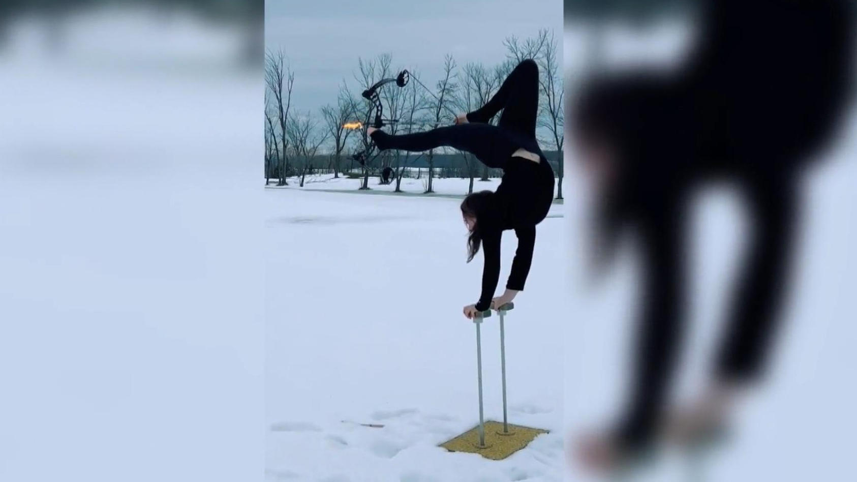 Ist sie die akrobatischste Bogenschützin?! Orissa Kelly schießt Feuer ...