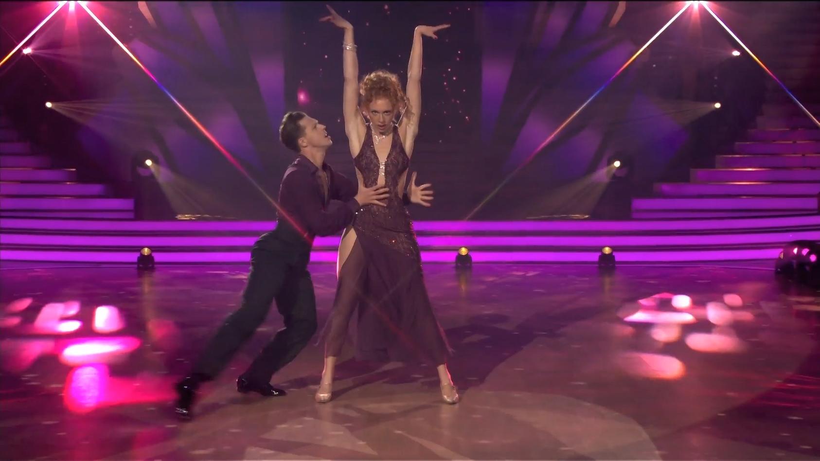 Tränen bei Anna Ermakova - dieser Slowfox ist der Jury 31 Punkte wert!