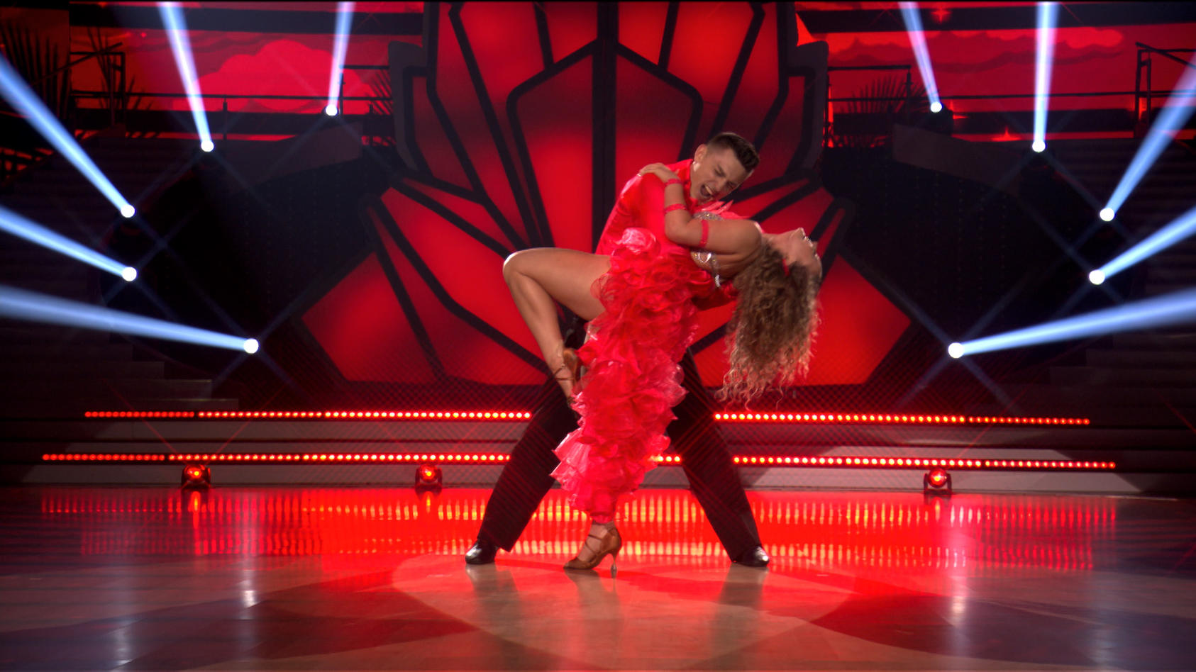 "Let's Dance"-Star Julia Beautx: Erst Tränen im Training, dann Samba-Queen in der Show!