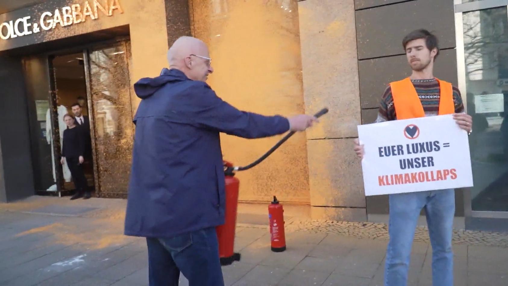 Berlin: Über 800 Klima-Aktivisten wollen Hauptstadt lahmlegen - schleichen statt kleben!