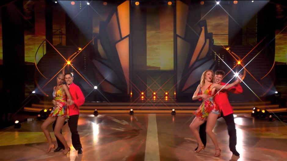 Lets Dance Anna Ermakova And Sharon Battiste Zaubern Mit Der Bachata