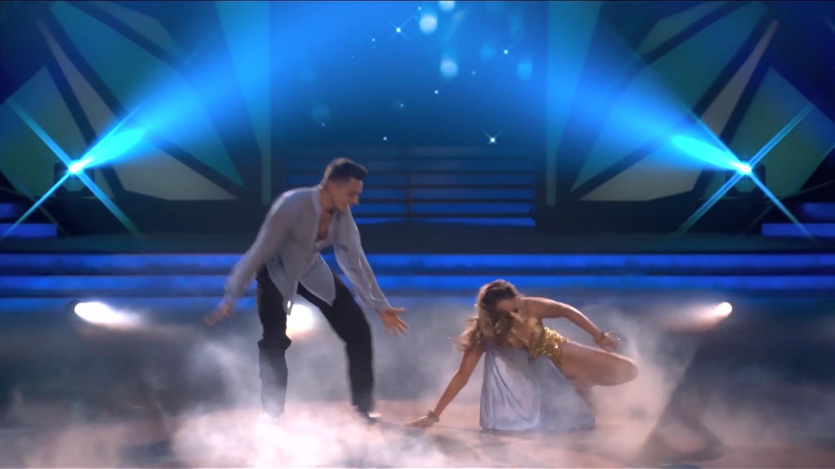 Schrecksekunde bei "Let's Dance": So erklärt Julia Beautx ihren Ausrutscher