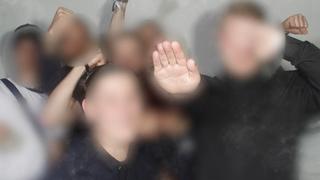 Brandenburger Schulen in Nazi-Hand? RTL-Recherchen zeigen: Hakenkreuze ...