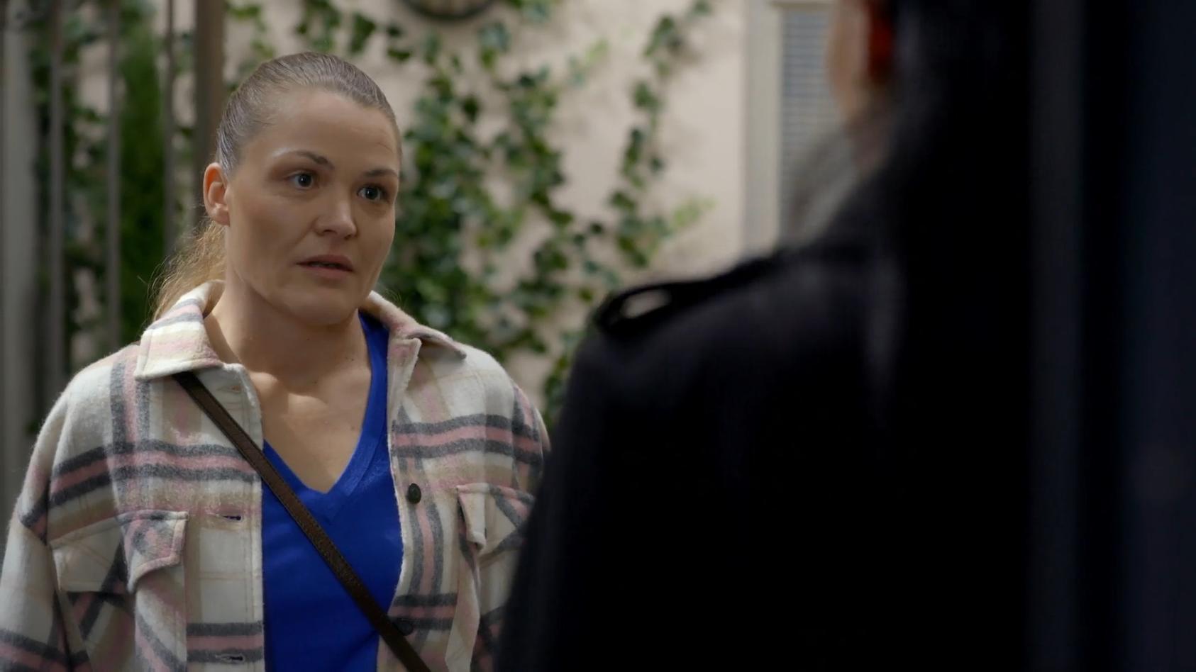 Unter uns: Nadine will Sina die Wahrheit sagen