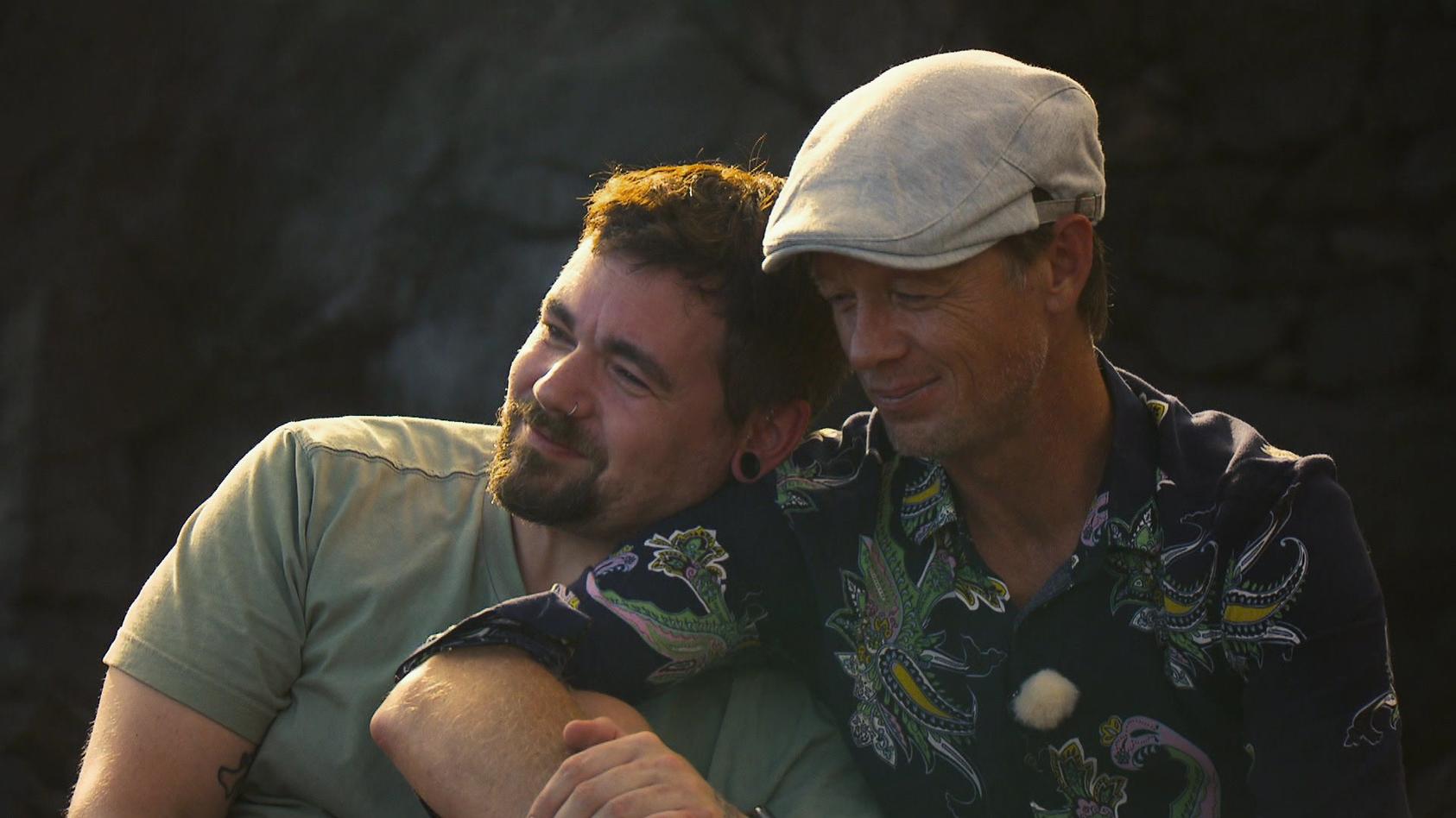 Bauer sucht Frau International: Nach Fummel-Fauxpas – Strand-Schmuserei bei Basti und Heiko