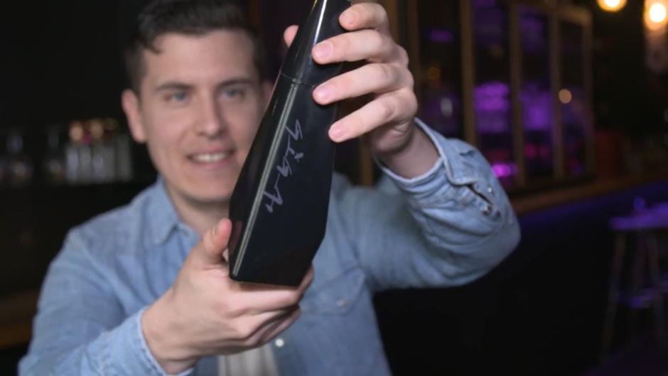 Elon Musks Giga Bier Aus Der Parfümflasche Wie Schmeckt Das Tesla Bier