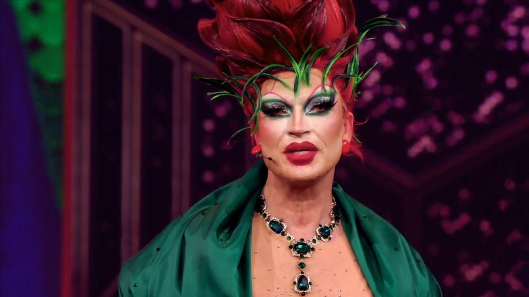 Viva la Diva: ER ist die Queen! Als "HYDRA" haut dieser Schauspieler ...