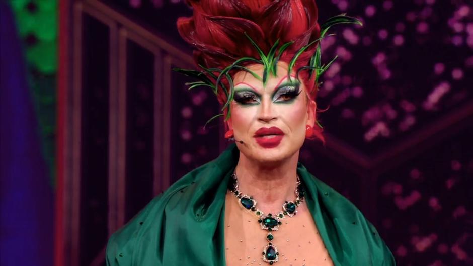 Viva la Diva: ER ist die Queen! Als "HYDRA" haut dieser Schauspieler einfach alle um