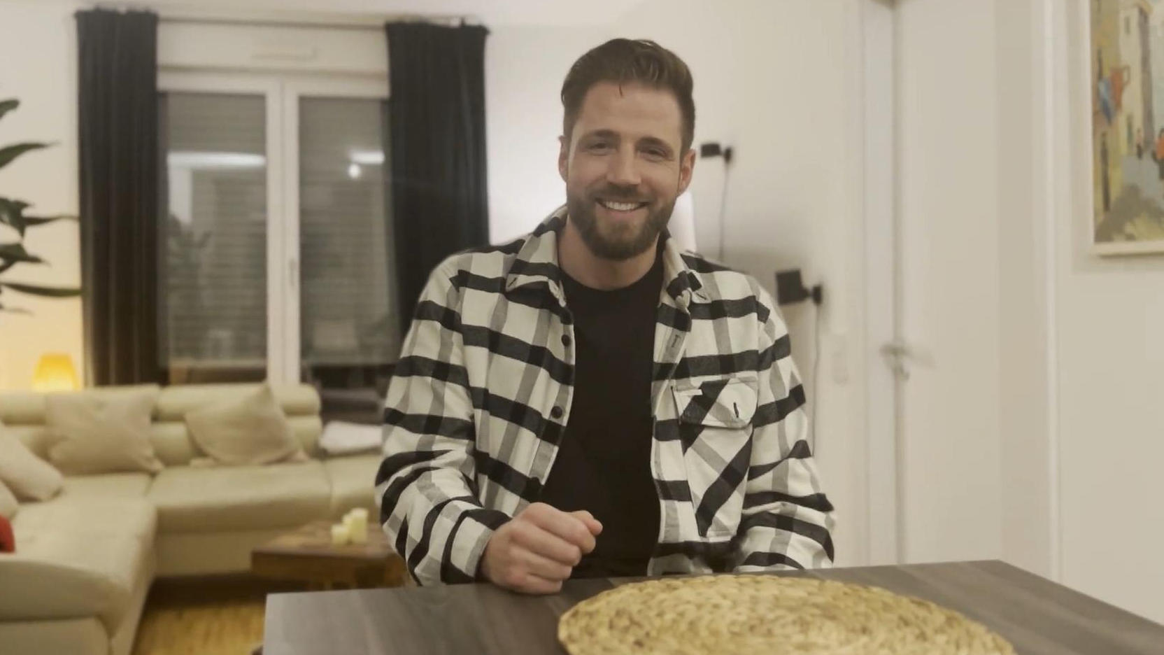 Bachelorette-Kandidat Julian muss sich in der zweiten Nacht der Rosen ...