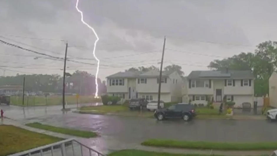 Unfassbares Video! Mann wird vom Blitz getroffen – und überlebt