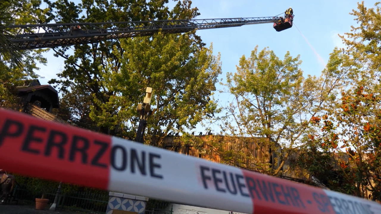 Europa-Park Rust öffnet nach Brand wieder - technischer Defekt soll ...