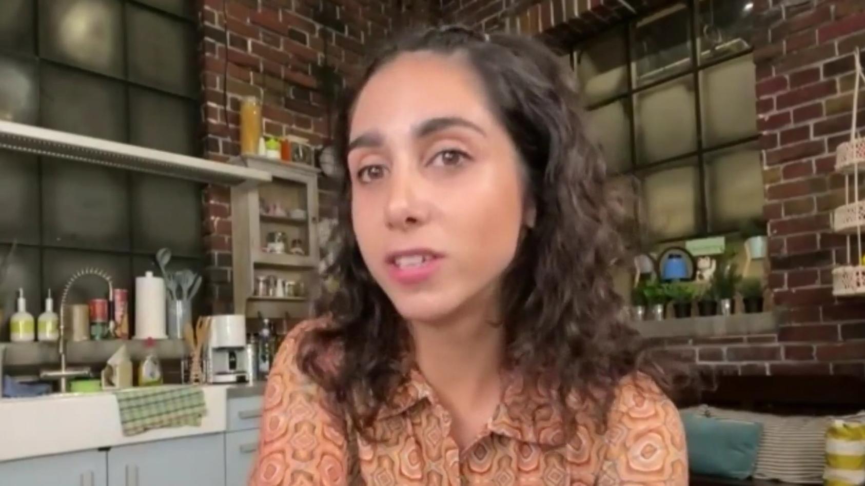 "AWZ"-Star Suri Abbassi: Beinahe-Übergriff im Urlaub! So ist sie entkommen