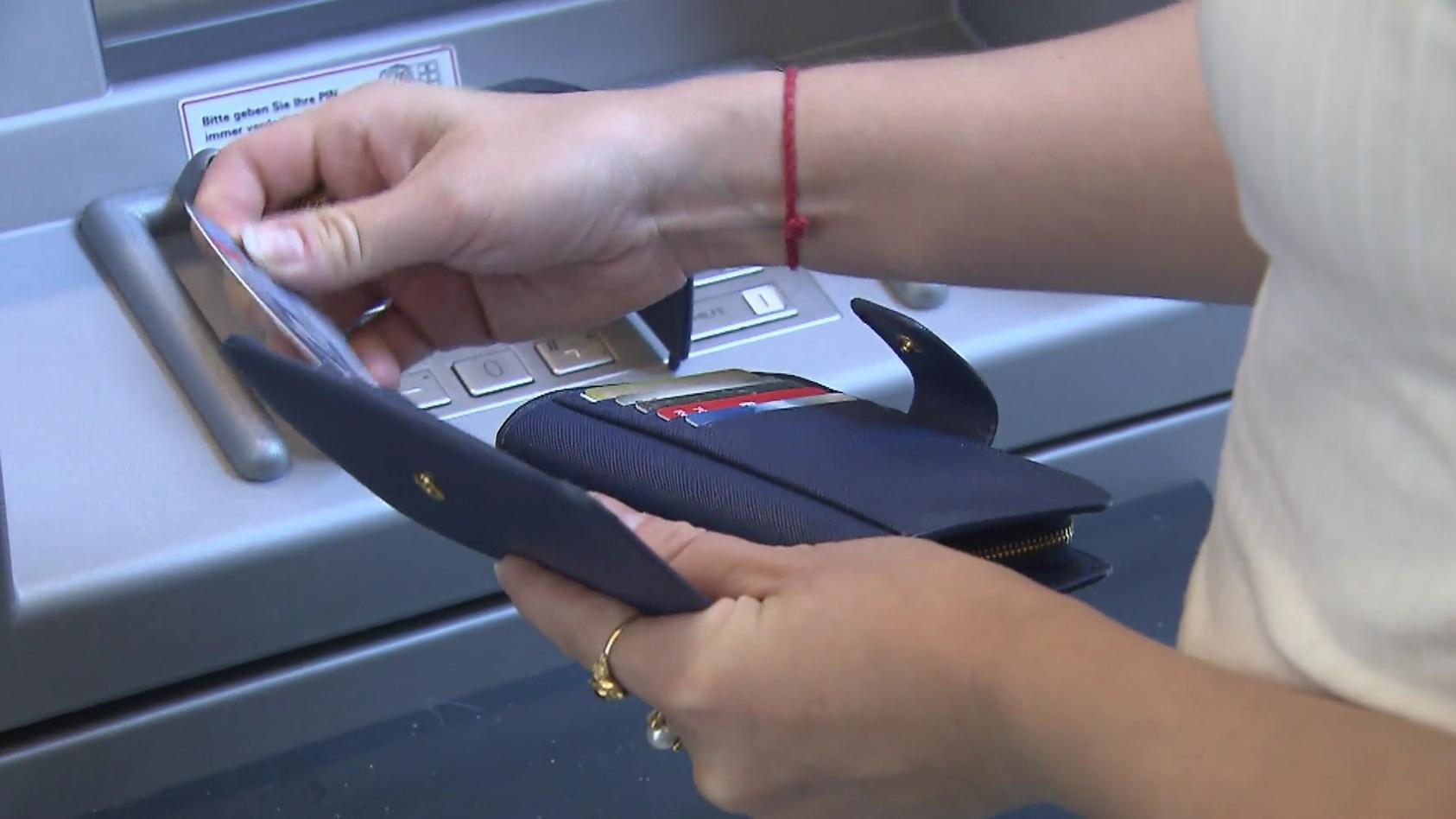 Giro-Karte: Bezahlung Ausland - Wichtige Änderung bei Ihrer Bankkarte ...