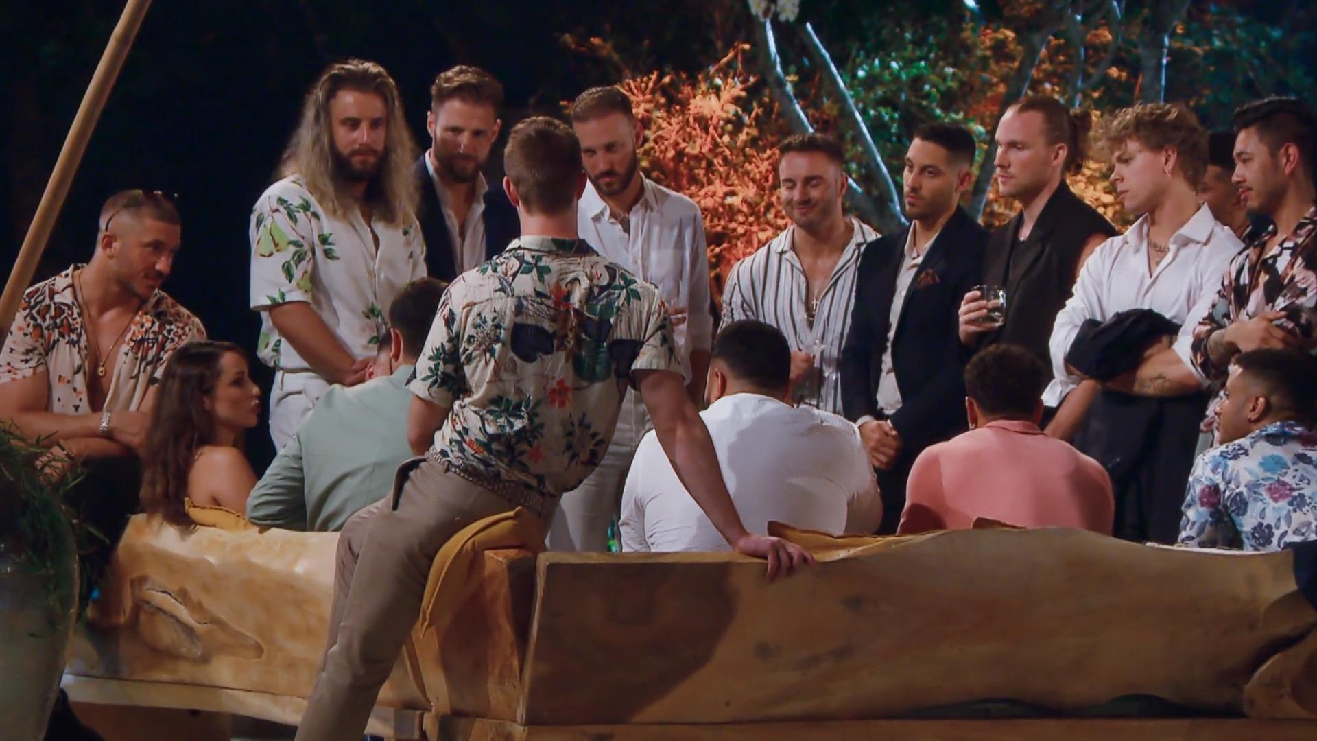 Bachelorette 2023: Jennifer Saro und Fynn werden beim Knutschen erwischt!