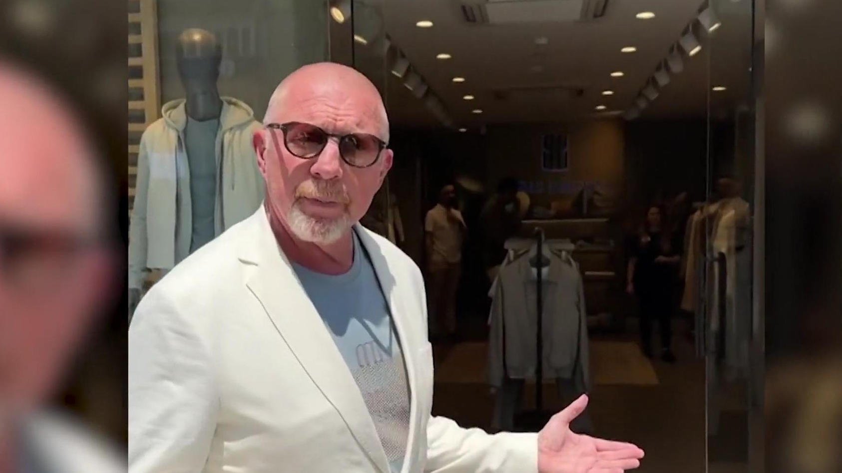 Boris Becker zeigt sich plötzlich mit Fast-Glatze: Wo sind die Haare hin?