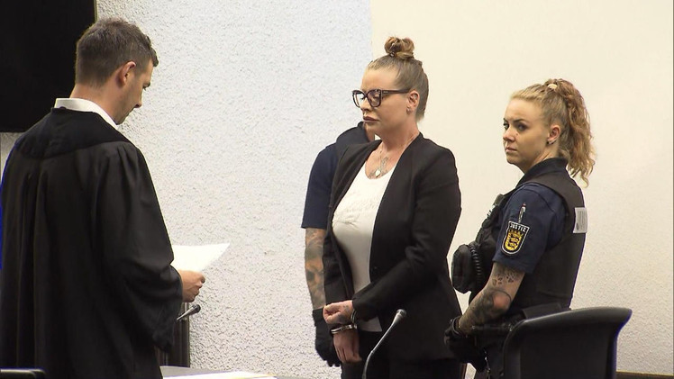 Urteil in Stuttgart gefällt! Millionen-Diebin Mirnesa S. muss drei ...