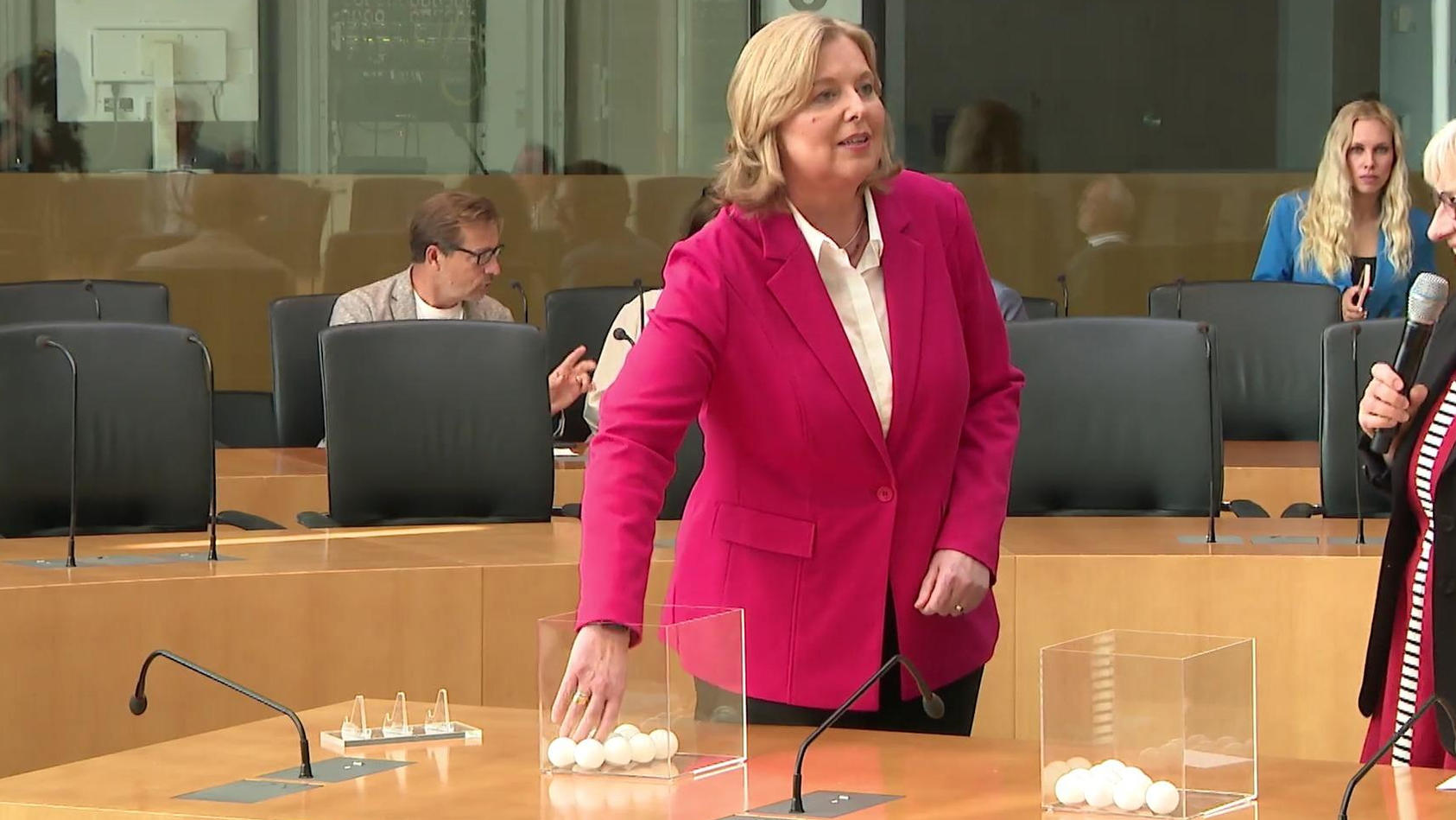 Lotto im Bundestag: Wie die Ampel jetzt Bürger mit ins Politik-Boot holt