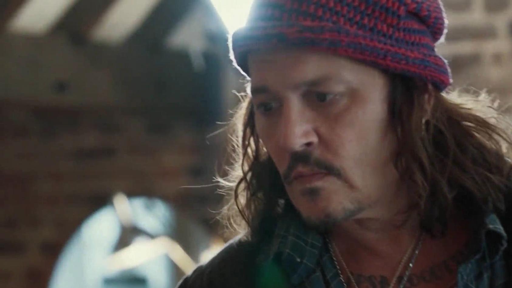 Johnny Depp: Erst auf Krücken, jetzt auf Adrenalin!