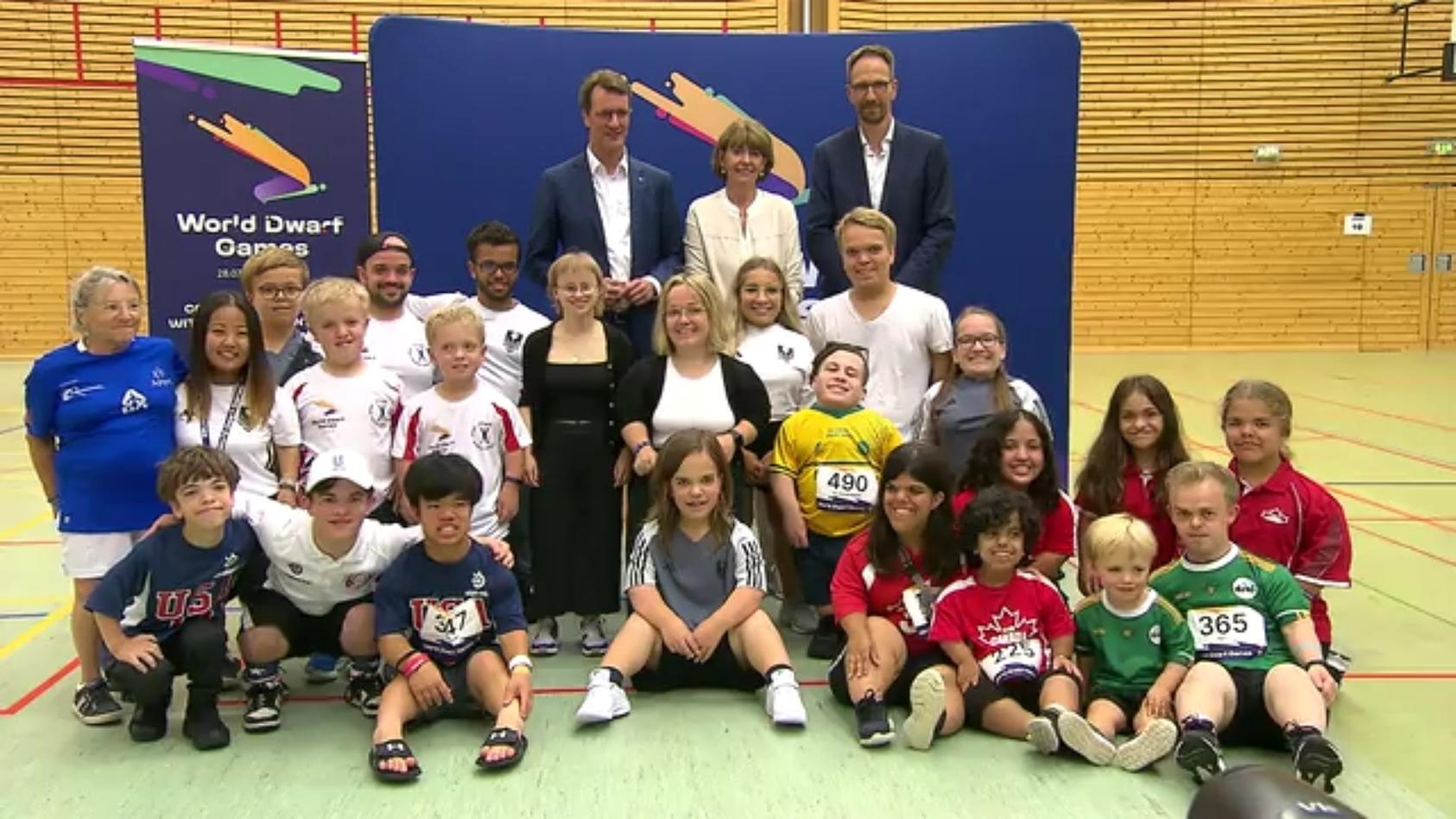 „World Dwarf Games“: Ministerpräsident Wüst und Kölns OB Reker besuchen ...