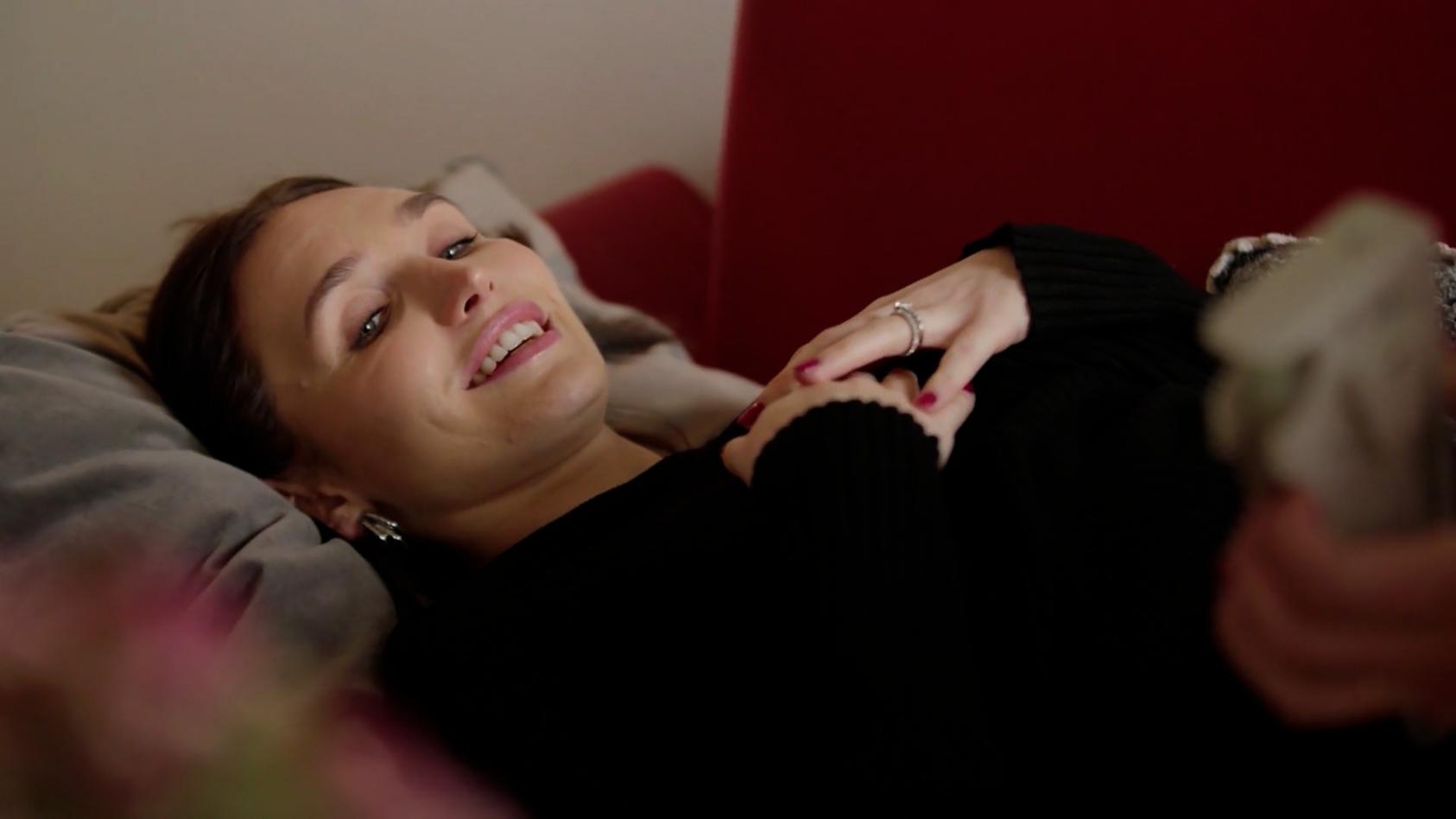 Anna Adamyan im Babyglück: Diese lange Reise liegt hinter ihr