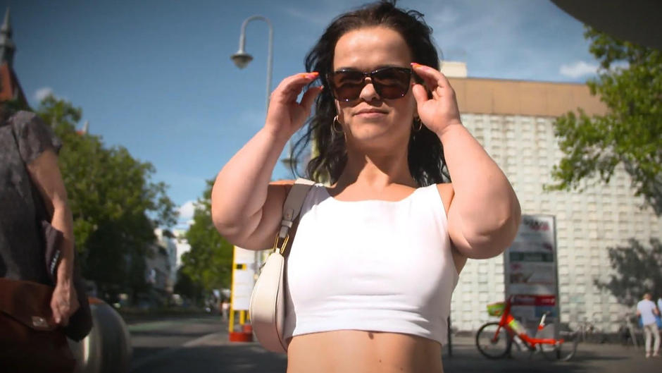 Kleinwüchsige Influencerin Janina Nagel über Dating: Wie sie die wahre ...