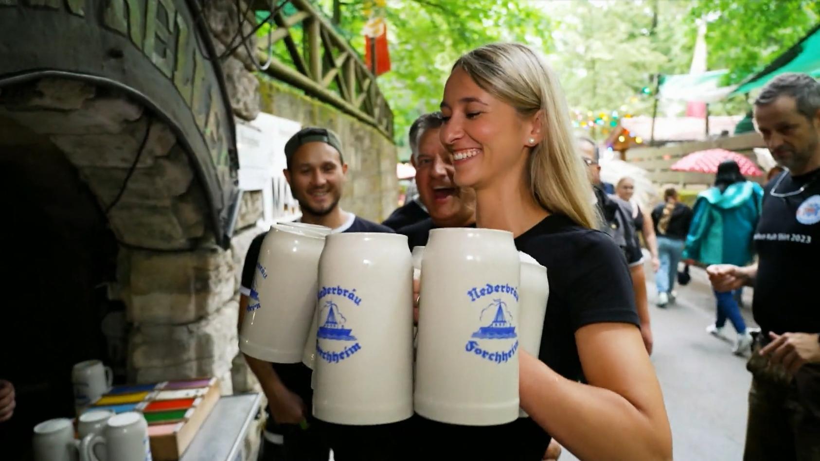 Reporterin im größten Biergarten der Welt: Suff, plumpe Anmachen, aber ...