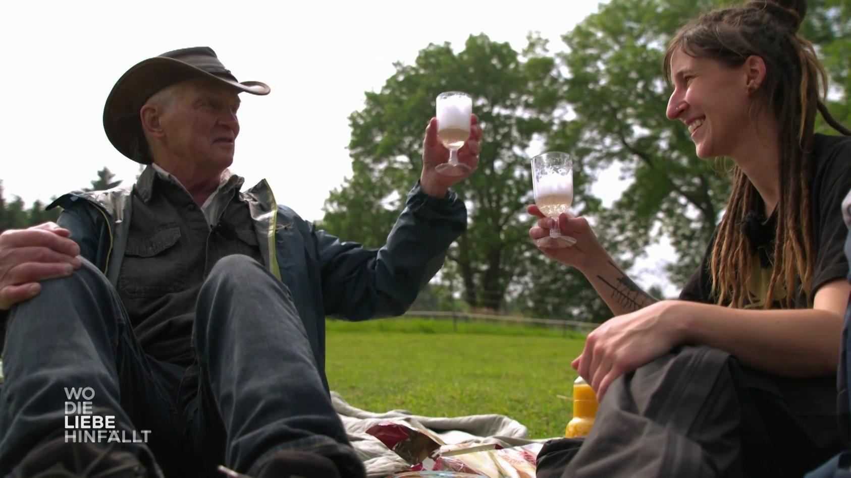 „Wo die Liebe hinfällt": Sarah und Rand lassen sich von seiner Krebs ...