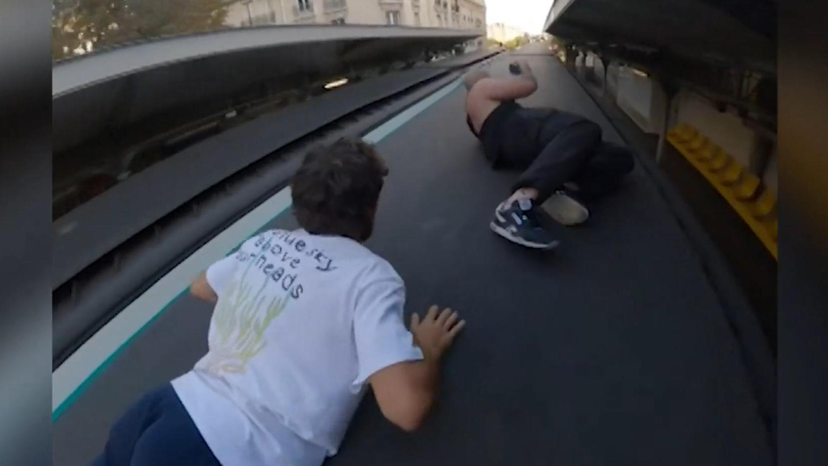 Paris: Bahn-Surfer riskieren ihr Leben - für Blick auf den Eifelturm