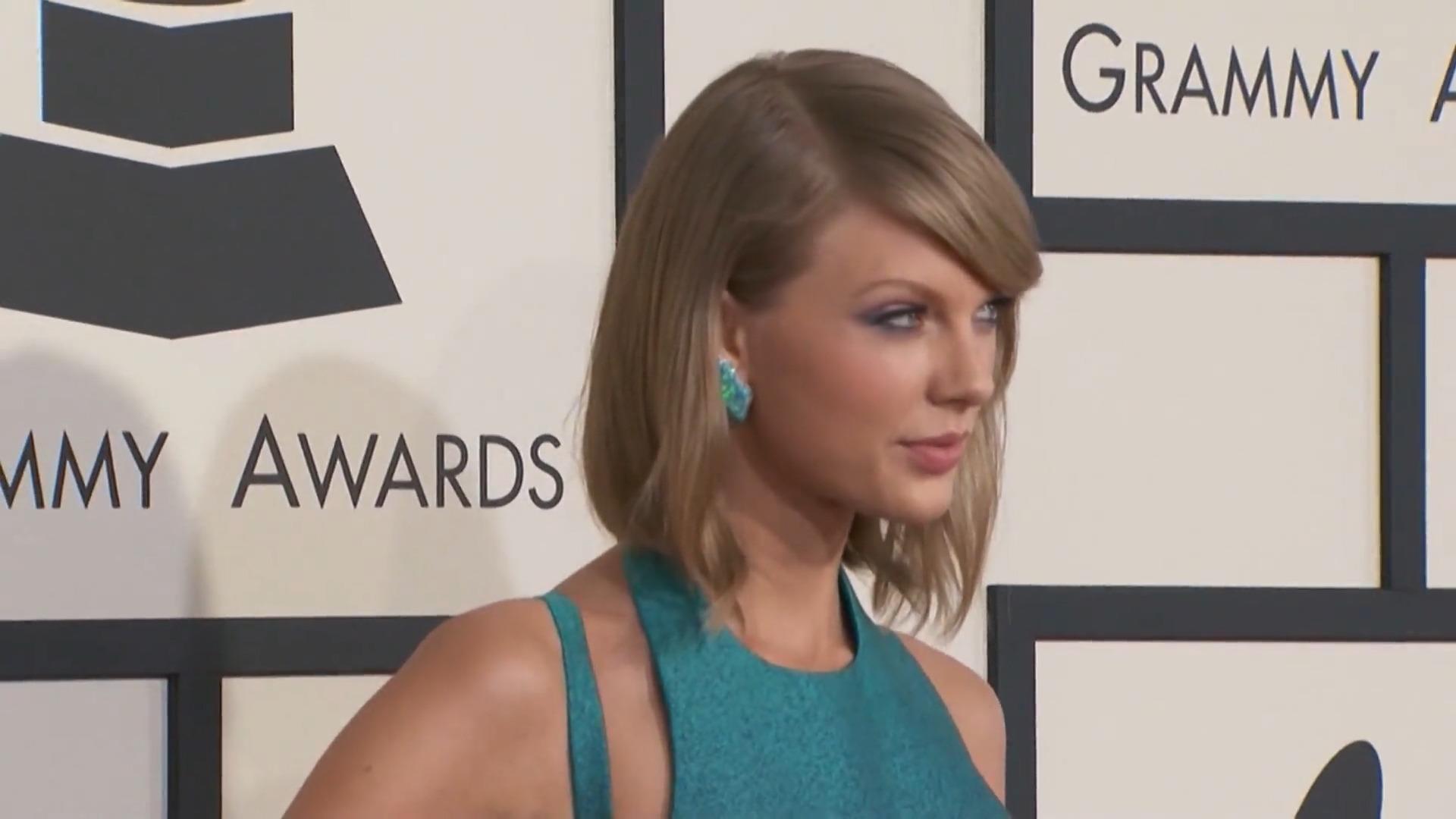 Fürstin Charlène und Fürst Albert bei Rugby-WM-Finale auf Kuschelkurs