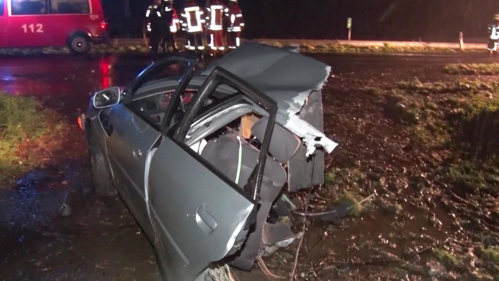 Emsland: Tragischer Verkehrsunfall mit Familienauto! Vier Verletzte und ein Toter