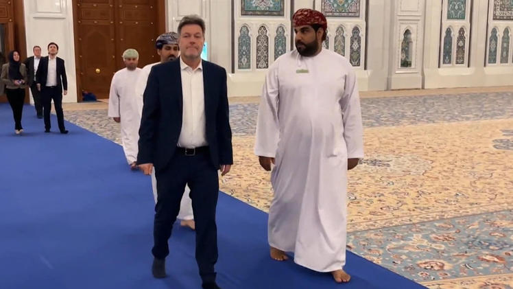 Robert Habeck: Peinlich-Panne beim Moschee-Besuch im Oman