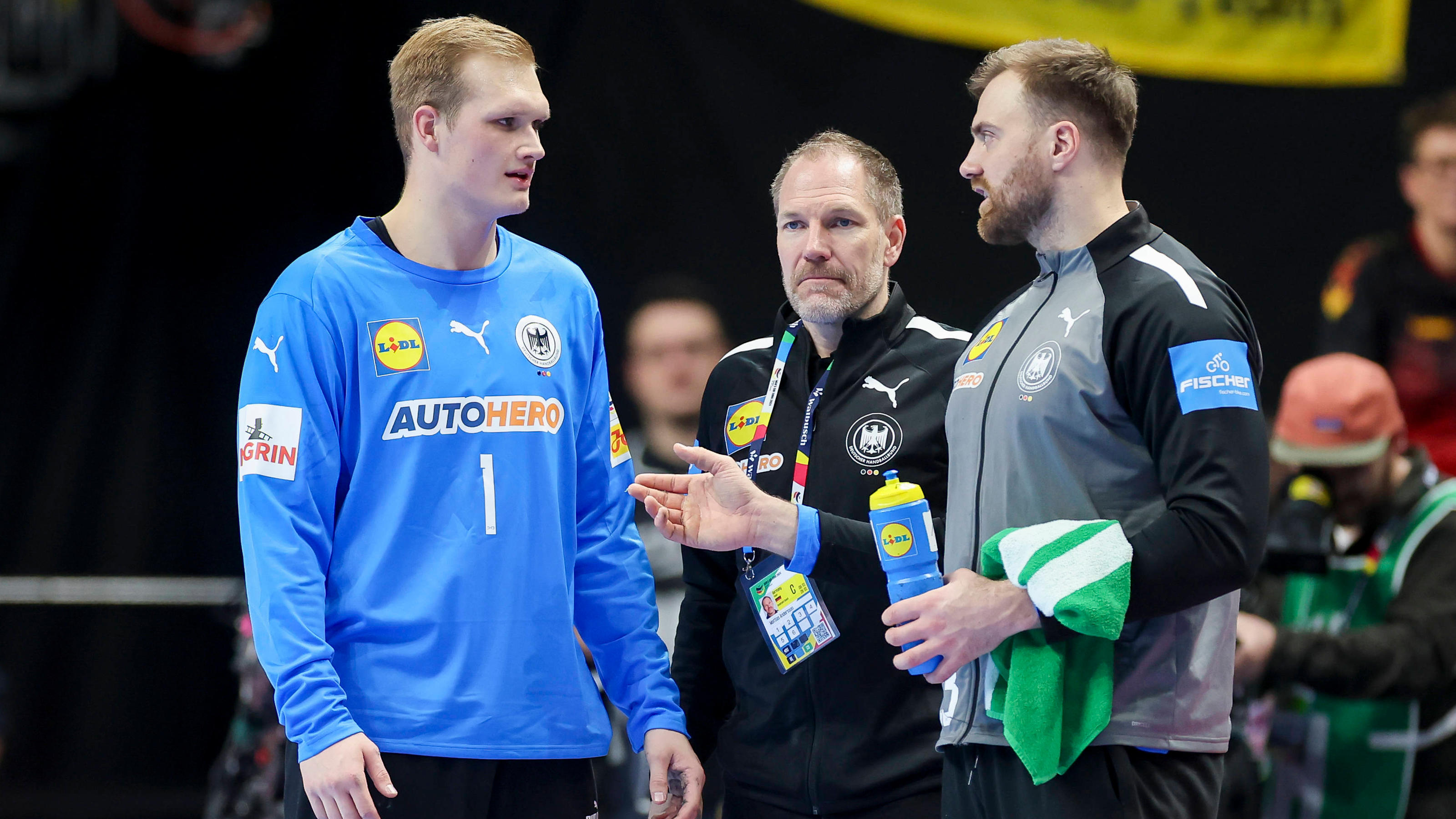 Handball-EM: Pfeifkonzert für Bundeskanzler Olaf Scholz bei DHB-Sieg ...