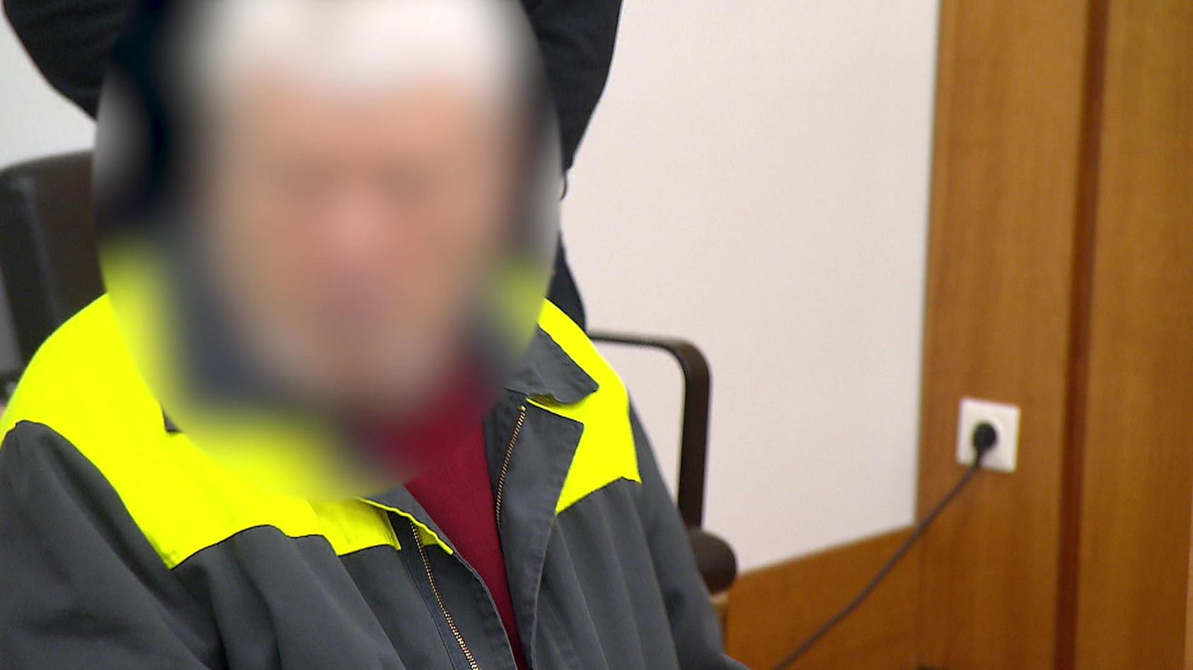 Nach 62 Jahren Ehe tötet Hans Gerhard (85) seine Frau im Schlaf: „Ich ... Nach 62 Jahren Ehe tötet Hans Gerhard (85) seine Frau im Schlaf: „Ich ...