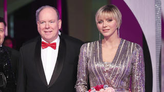 Fürstin Charlène präsentiert neuen Look - im funkelnden Jumpsuit